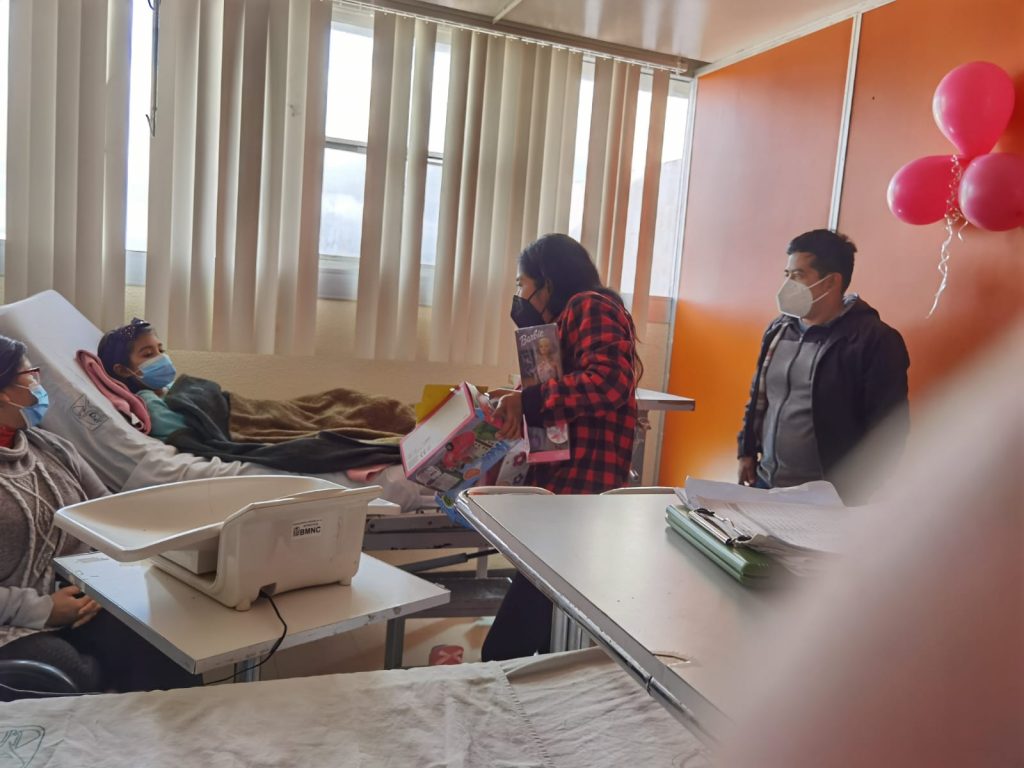 Milagros, juguetes y sonrisas en la iglesia Cumbres - Adventistas ...